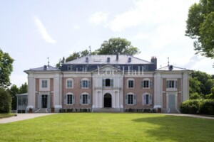 Location du Château de Ferney-Voltaire et Privatisation avec Loc'Hall